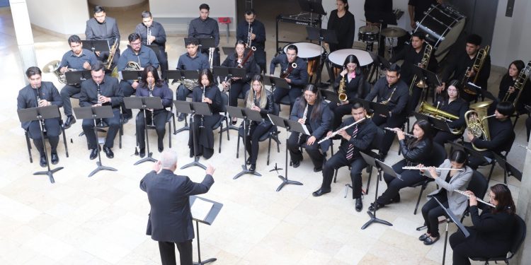 GALERÍA | Brilla Banda Sinfónica de la UACJ en su matiné con ...