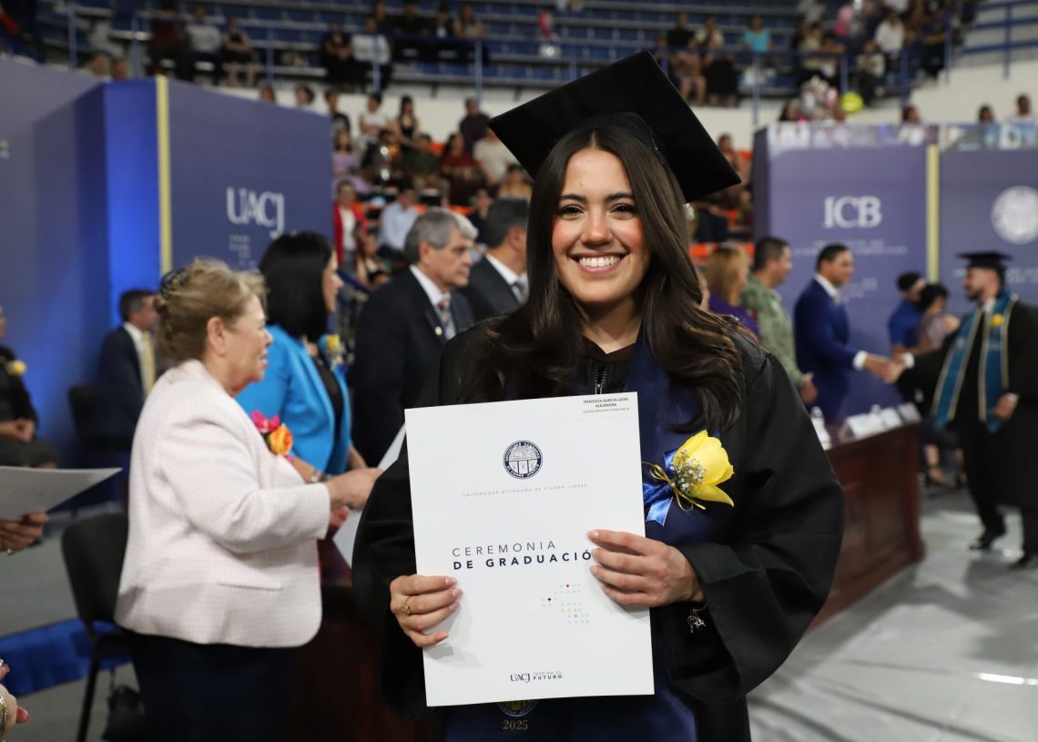 La UACJ entrega a Juárez 195 nuevos profesionales de la salud ...